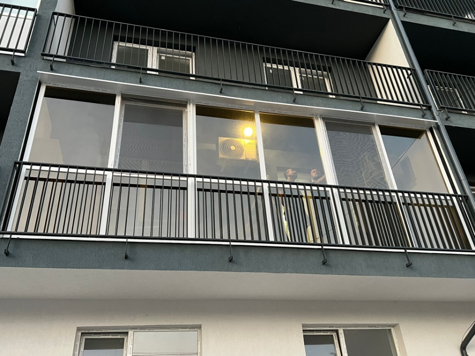 Tâmplărie PVC Pentru Ferestre și Uși Cu Geam Termopan