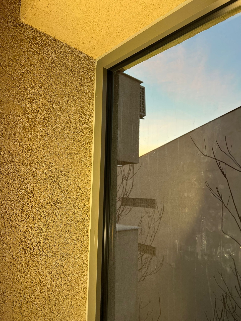 Tâmplărie PVC Pentru Ferestre și Uși Cu Geam Termopan